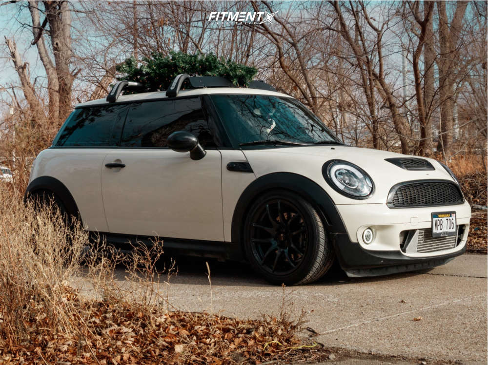 2010 Mini Cooper S with 17x8 Vors TR4 and Vercelli 225x45 on Coilovers ...