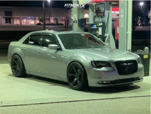 2015 Chrysler 300 S with 20x9.5 Factory Reproductions Fr77 and ...