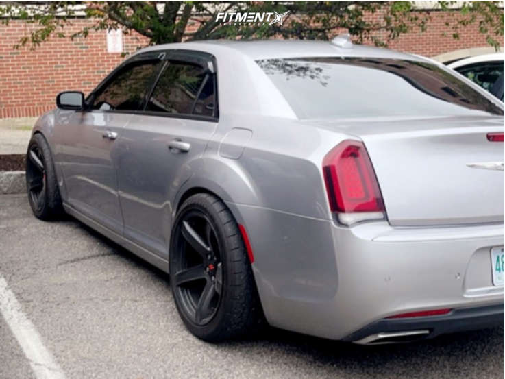 2015 Chrysler 300 S with 20x9.5 Factory Reproductions Fr77 and ...
