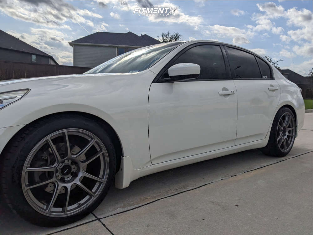 2013 INFINITI G37 X with 19x9.5 Konig Heliogram and Continental 245x40 ...