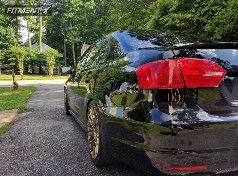 2012 Volkswagen Jetta Comfortline with 18x8 Niche Citrine and Yokohama ...