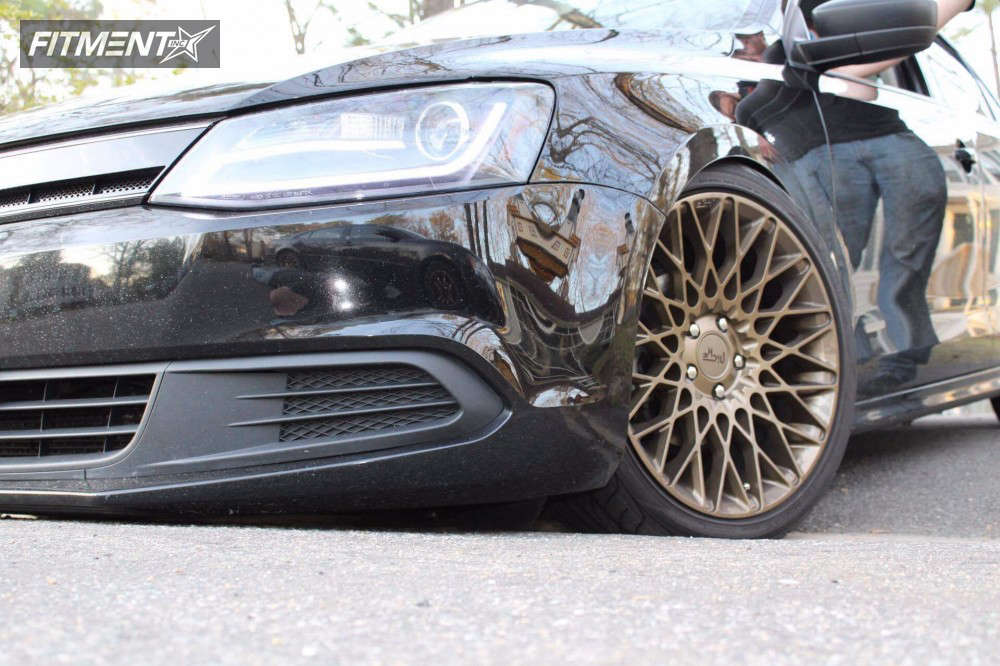 2012 Volkswagen Jetta Comfortline with 18x8 Niche Citrine and Yokohama ...