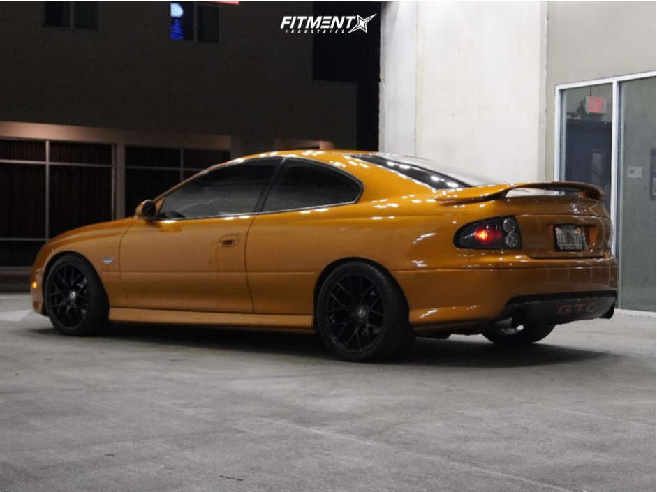 2006 Pontiac GTO Base with 18x8.5 Enkei Raijin and Michelin 245x35 on ...