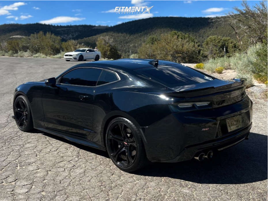 2016 Chevrolet Camaro SS with 20x10 MRR M017 and Continental 285x30 on ...