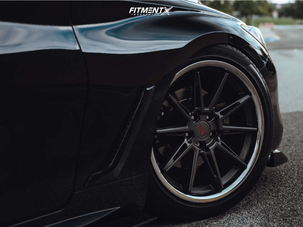 2018 INFINITI Q60 Luxe with 19x9.5 Ferrada Cm2 and Pirelli 255x30 on ...