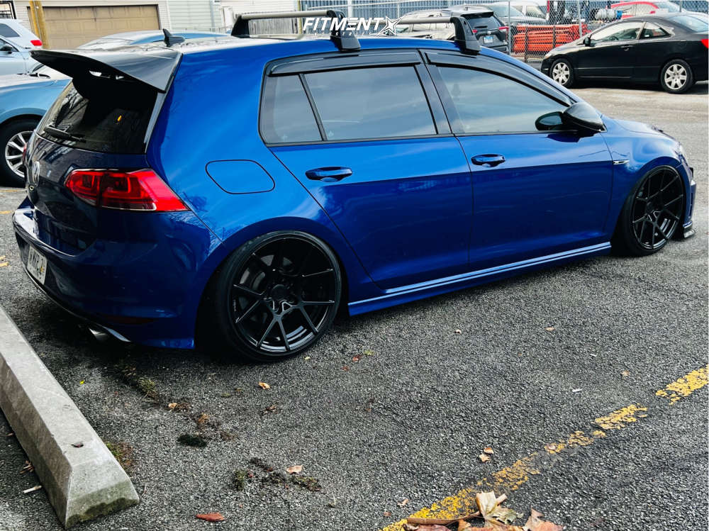 2015 Volkswagen Golf R Base with 18x9.5 Rotiform Kps and Cosmo 215x40 ...