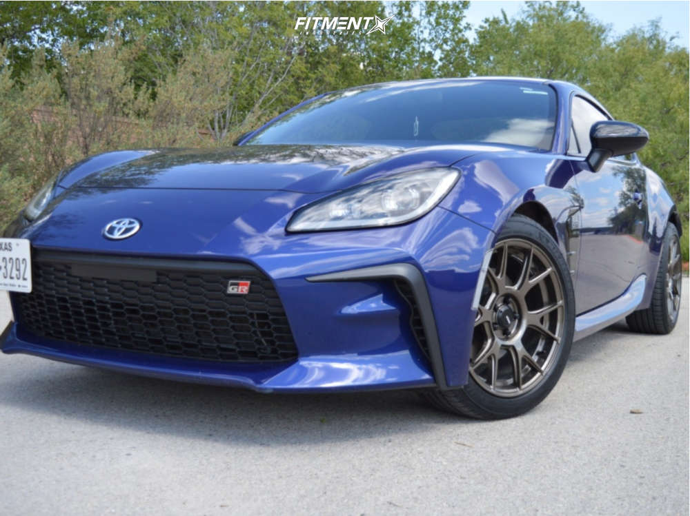 2022 Toyota GR86 Base with 18x8.5 Konig Ampliform and Michelin 225x35 ...