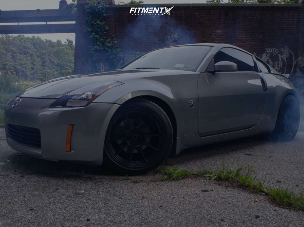 2004 Nissan 350Z Touring with 18x9.5 Konig Dekagram and Michelin 255x35 ...