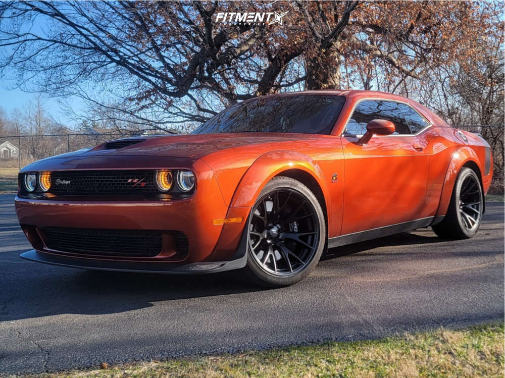 2021 Dodge Challenger R/T Scat Pack Widebody with 20x11 Voxx Replicas ...