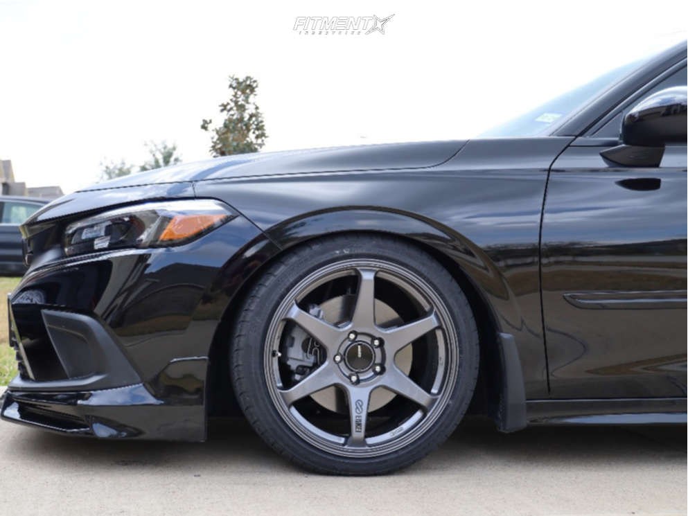 2022 Honda Civic Si with 18x8.5 Enkei T6r and Vercelli 225x40 on ...