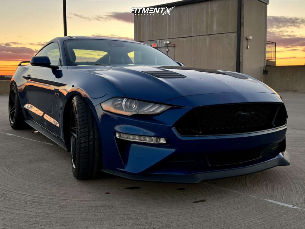 2022 Ford Mustang GT Premium with 20x10 Ferrada Cm1 and Michelin 275x35 ...