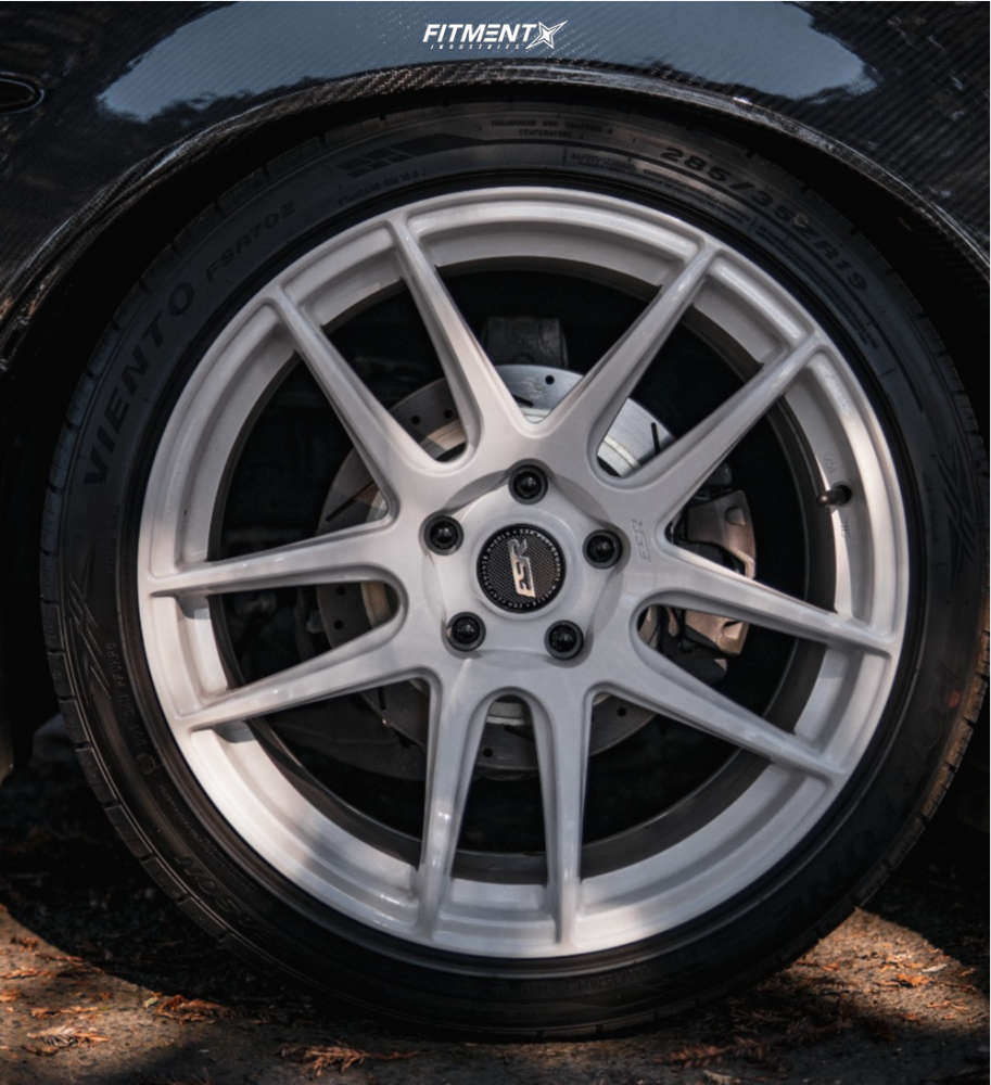 2010 Chevrolet Corvette Base with 18x8.5 ESR Cs8 and Fortune 245x40 on ...