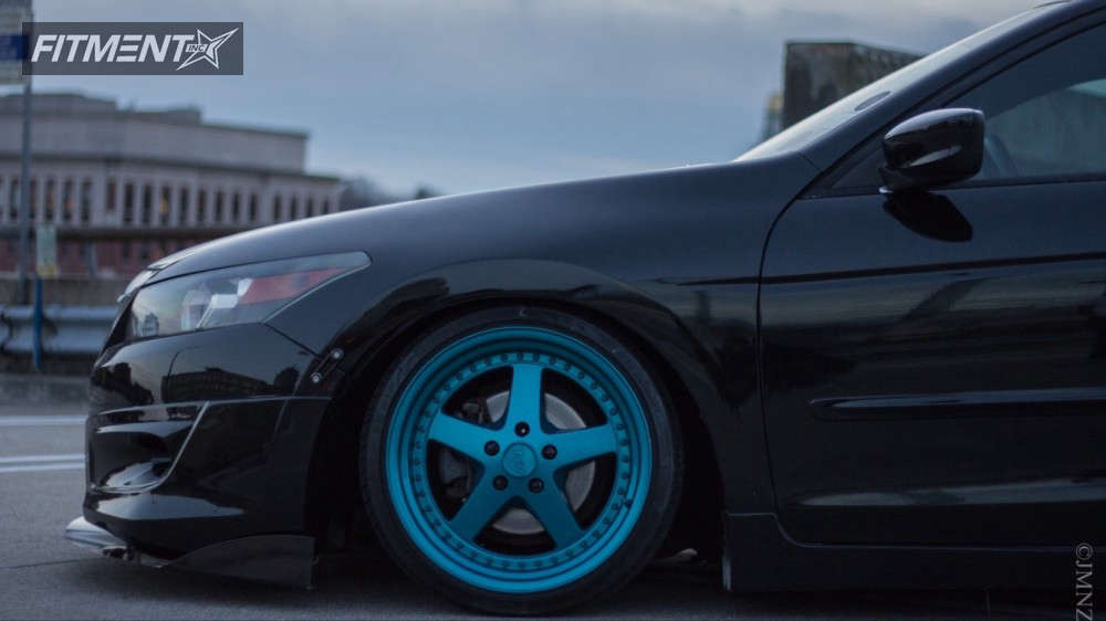 2009 Honda Accord LX with 18x9.5 ESR SR04 and Achilles 225x35 on ...