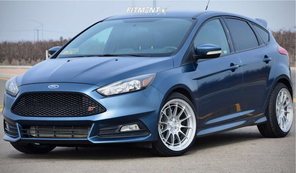 2018 Ford Focus ST with 18x9.5 Enkei NT03M and Vercelli 225x40 on Stock ...