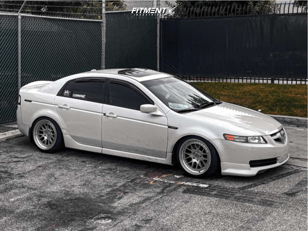 2006 Acura TL Base with 18x9.5 Aodhan Ds06 and Lionhart 225x40 on Coilovers | 2554696 | Fitment ...