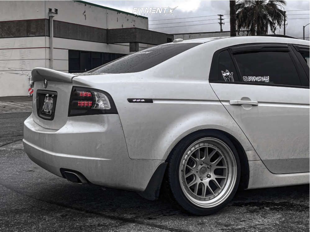 2006 Acura TL Base with 18x9.5 Aodhan Ds06 and Lionhart 225x40 on ...