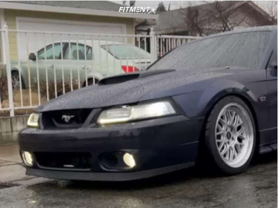 2002 Ford Mustang GT with 18x9.5 ESR Cr1 and Accelera 265x35 on ...