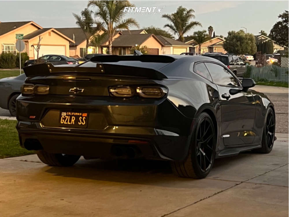 2019 Chevrolet Camaro SS with 20x9 Verde Axis and Continental 245x40 on ...