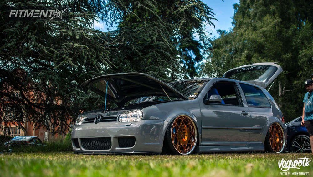 2003 Volkswagen R32 Base with 20x9 Rotiform DSC and Nankang 225x30 on Air Suspension | 256209 ...