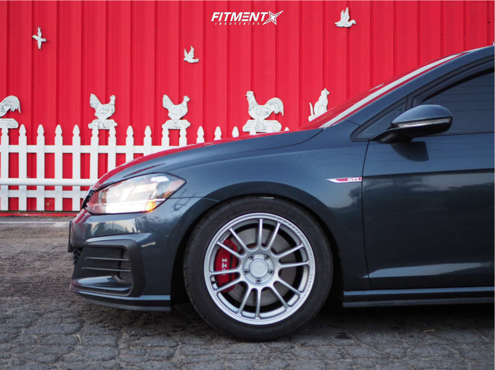 2019 Volkswagen GTI S with 17x8.5 Motegi Mr146 and Maxxis 255x40 on ...