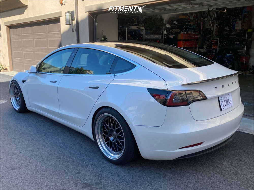 2020 Tesla 3 Standard Plus with 19x9.5 Aodhan Ah02 and Continental ...