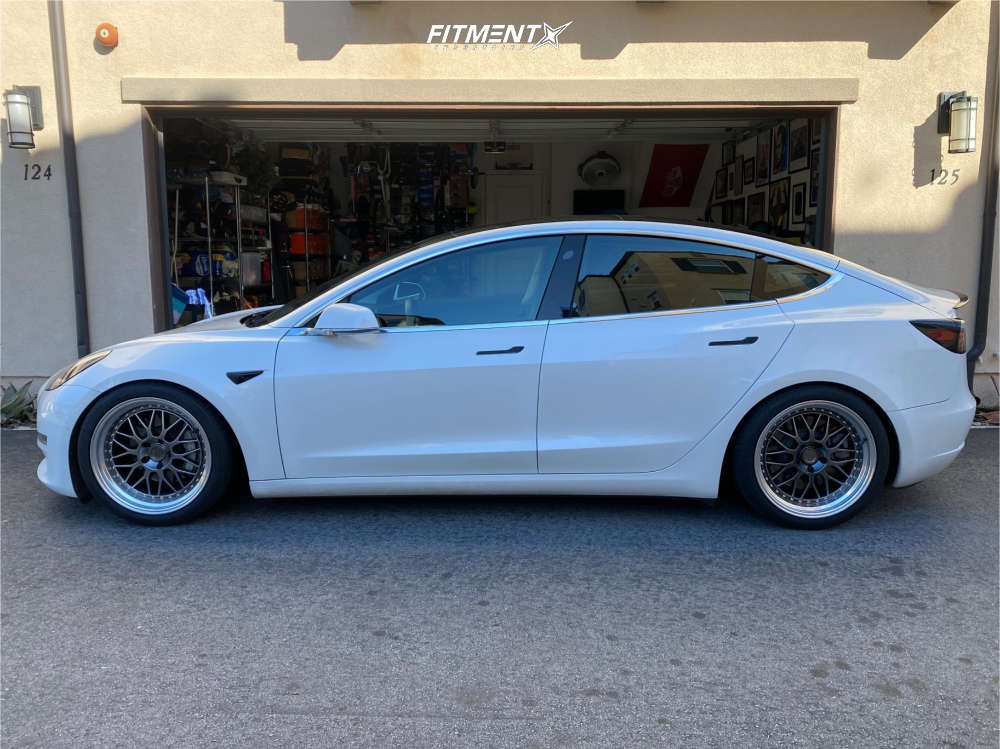 2020 Tesla 3 Standard Plus with 19x9.5 Aodhan Ah02 and Continental ...