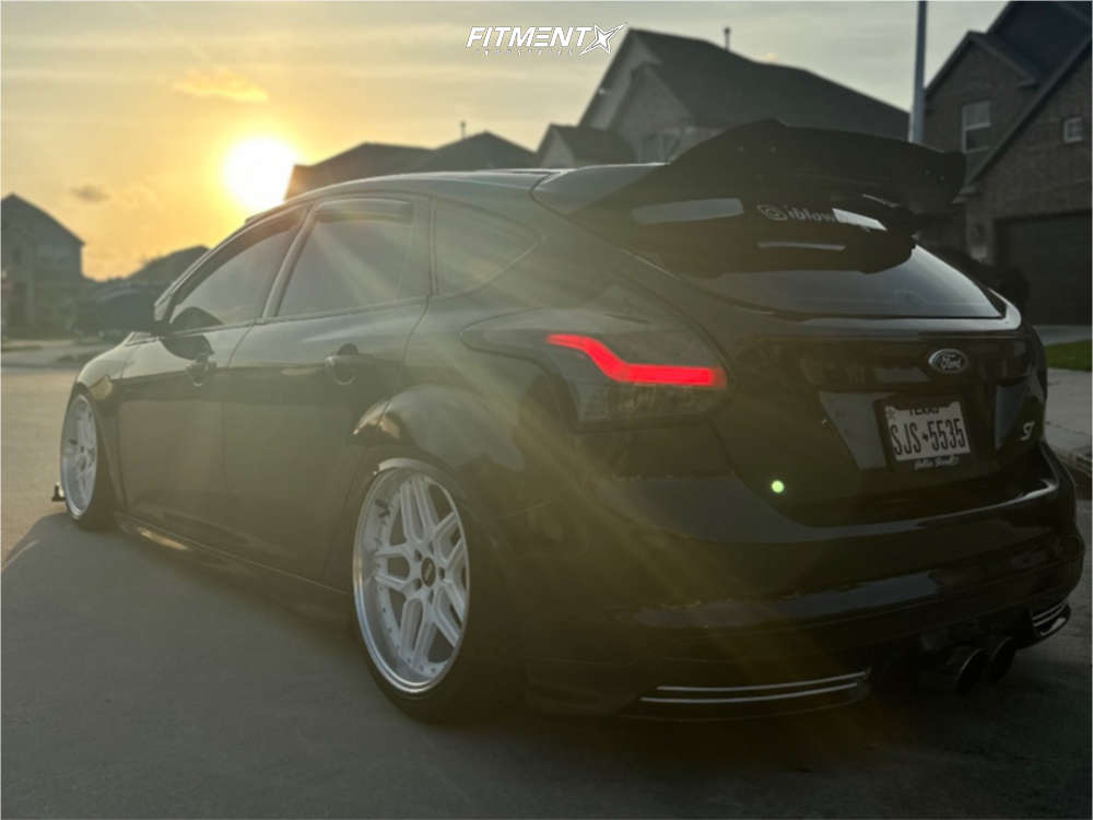 2014 Ford Focus ST with 18x9.5 ESR CS15 and Yokohama 235x40 on Air ...