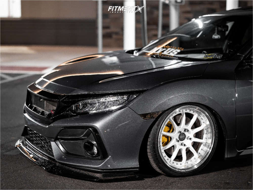 2020 Honda Civic Si with 18x9.5 ESR Cs12 and Toyo Tires 225x40 on Air ...