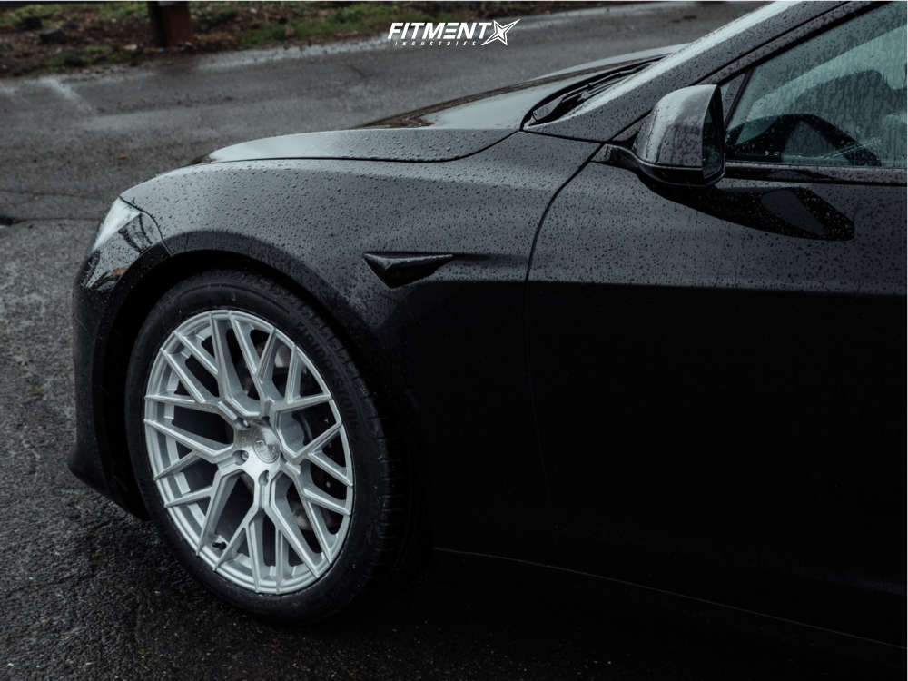 2022 Tesla S Base with 20x9 Aodhan Aff9 and Michelin 255x35 on Stock ...