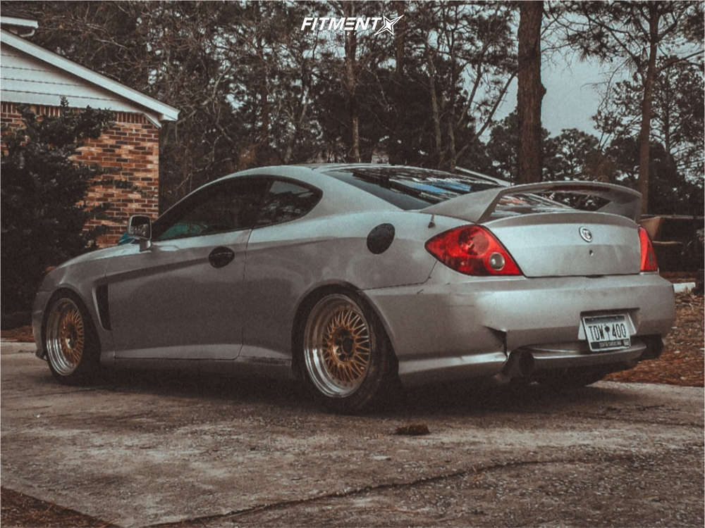 2004 Hyundai Tiburon GT with 17x8.5 STR Racing 606 and Sailun 225x45 on ...