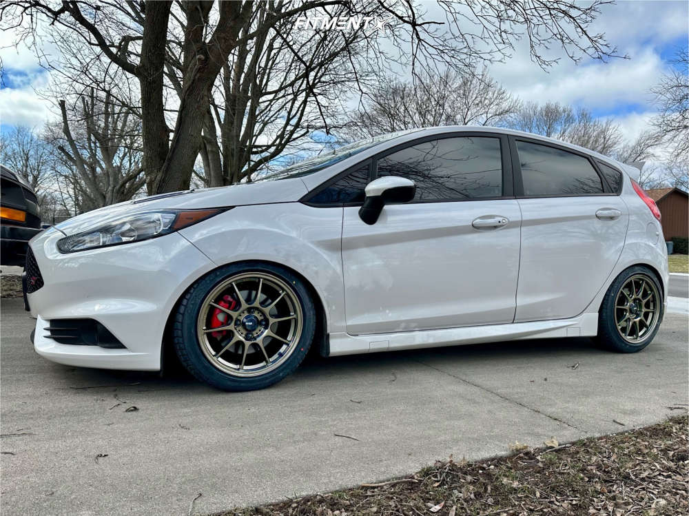 2017 Ford Fiesta ST with 16x8 Konig Dekagram and Accelera 215x45 on ...