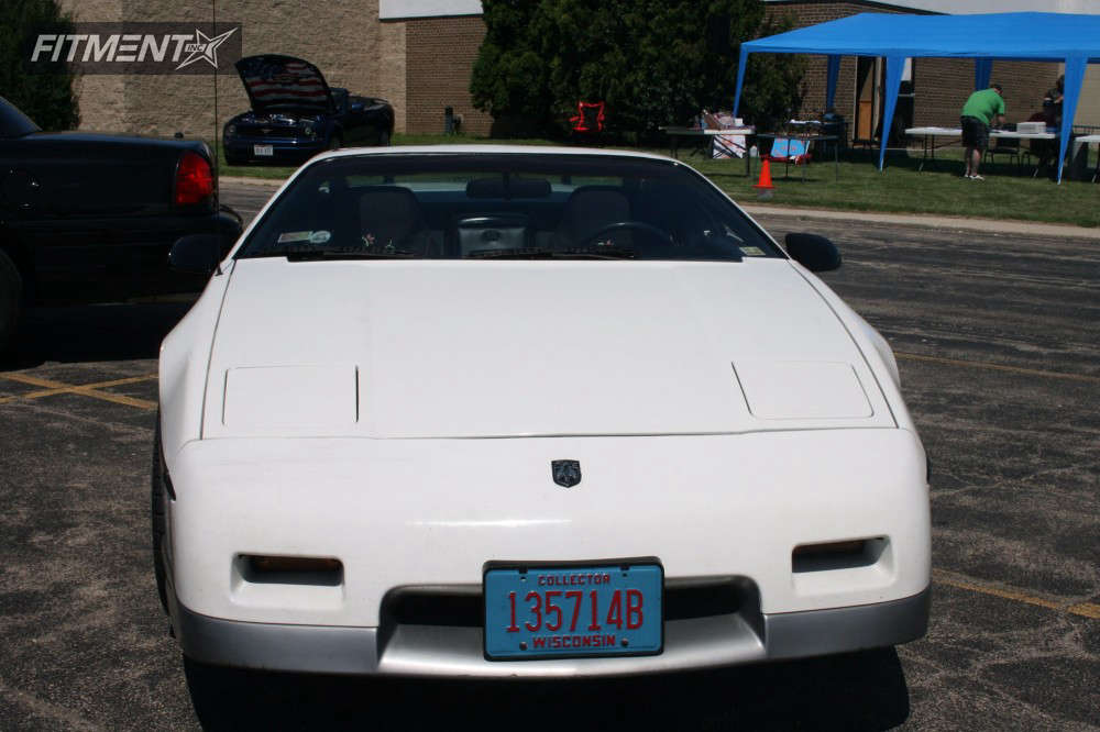 1987 Pontiac Fiero GT with 18x7.5 Motegi Mr7 and Nexen 225x40 on ...