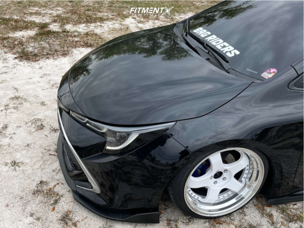 2022 Toyota Corolla XSE with 18x9.5 GMR Maven and Lexani 215x40 on Air ...