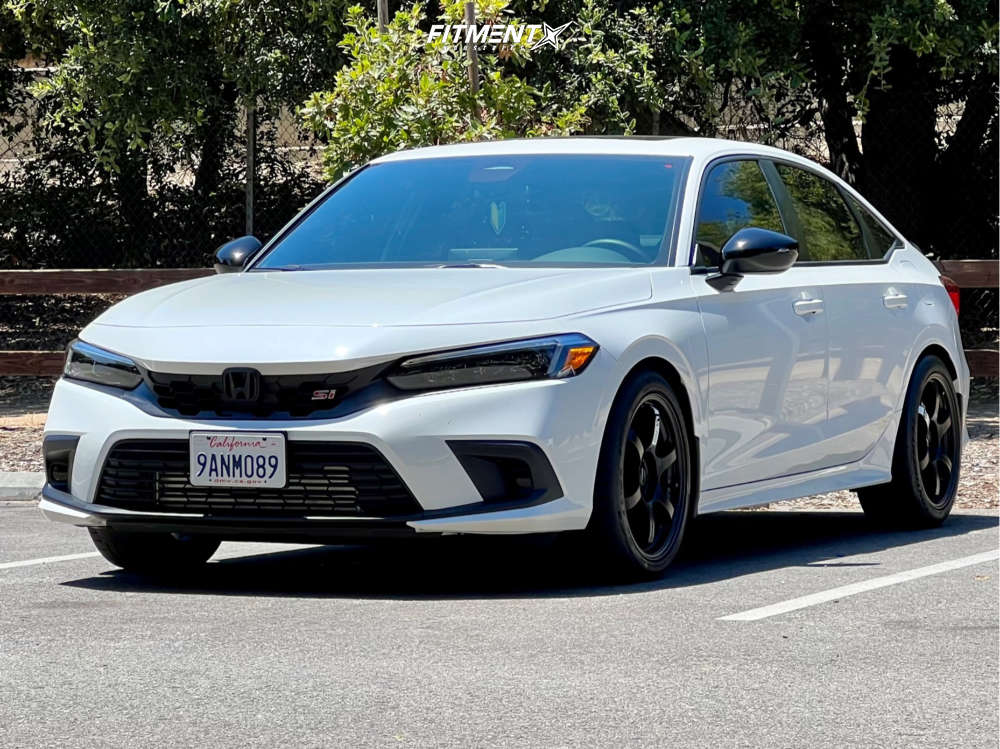 2022 Honda Civic Si with 18x8.5 Gram Lights 57dr and Continental 245x40 ...