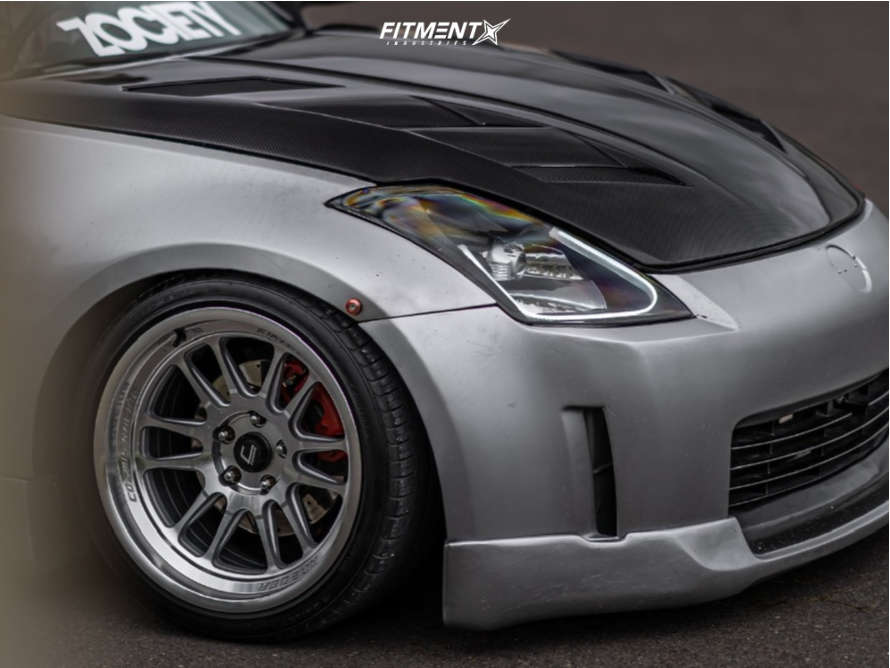 2005 Nissan 350Z 35th Anniversary Edition with 18x9.5 Cosmis Racing Xt ...