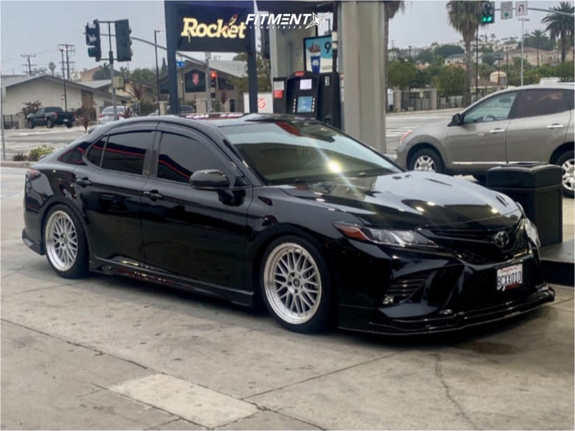 2018 Toyota Camry SE with 19x8.5 Vors Vr8 and Toyo Tires 235x40 on ...