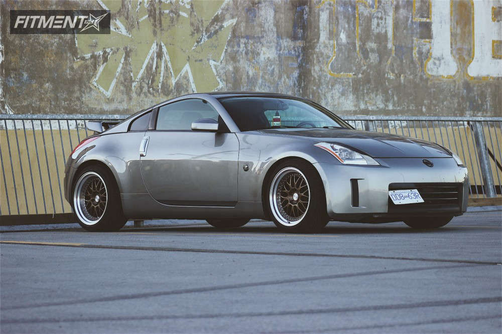2006 Nissan 350Z Base with 18x9.5 ESR Sr01 and Triangle 235x35 on ...