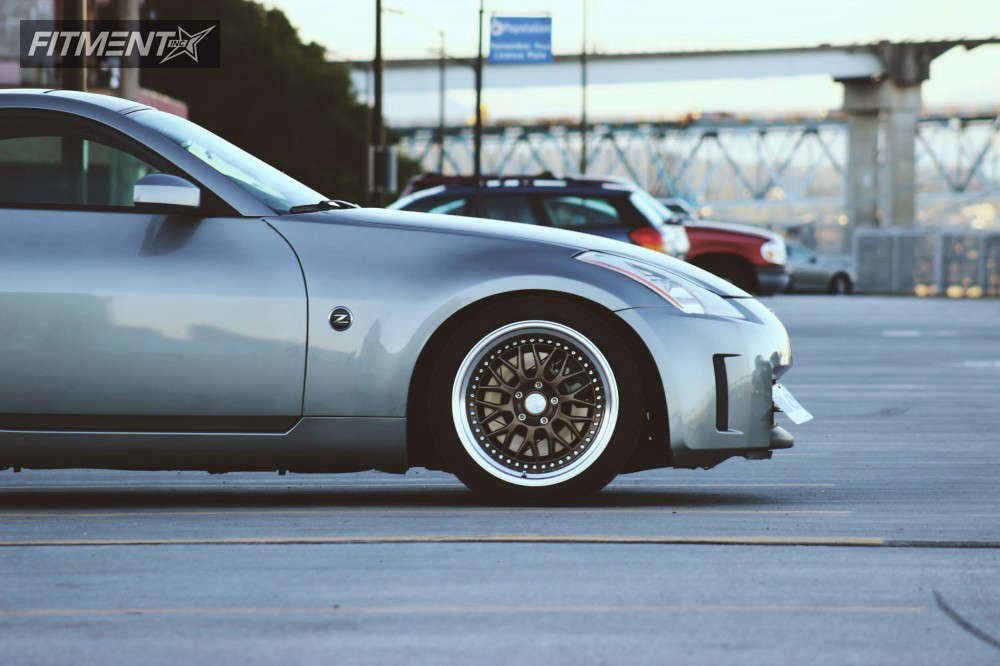 2006 Nissan 350Z Base with 18x9.5 ESR Sr01 and Triangle 235x35 on ...
