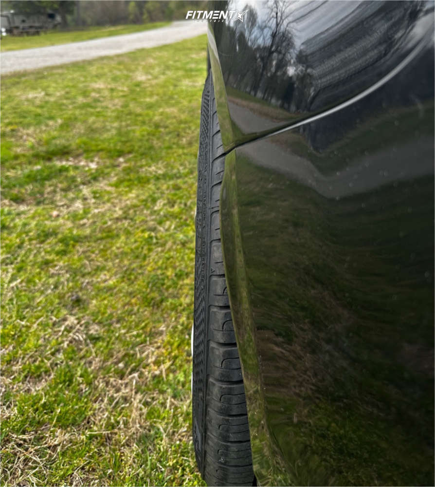 2014 Ford Focus ST with 18x8.5 Vors Tr4 and Vercelli 245x40 on Lowering ...