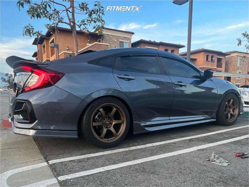2020 Honda Civic Si with 18x9.5 Gram Lights 57dr and Kumho 245x45 on ...