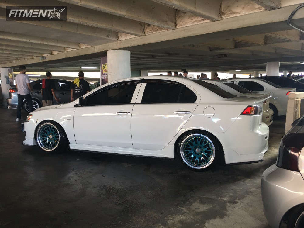 2009 Mitsubishi Lancer Evolution GSR with 18x10.5 Varrstoen Es7 and ...
