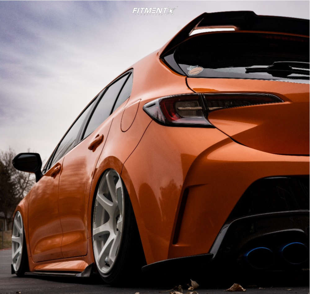 2019 Toyota Corolla XSE with 18x9 Cosmis Racing Mr7 and Atlander 215x40 ...