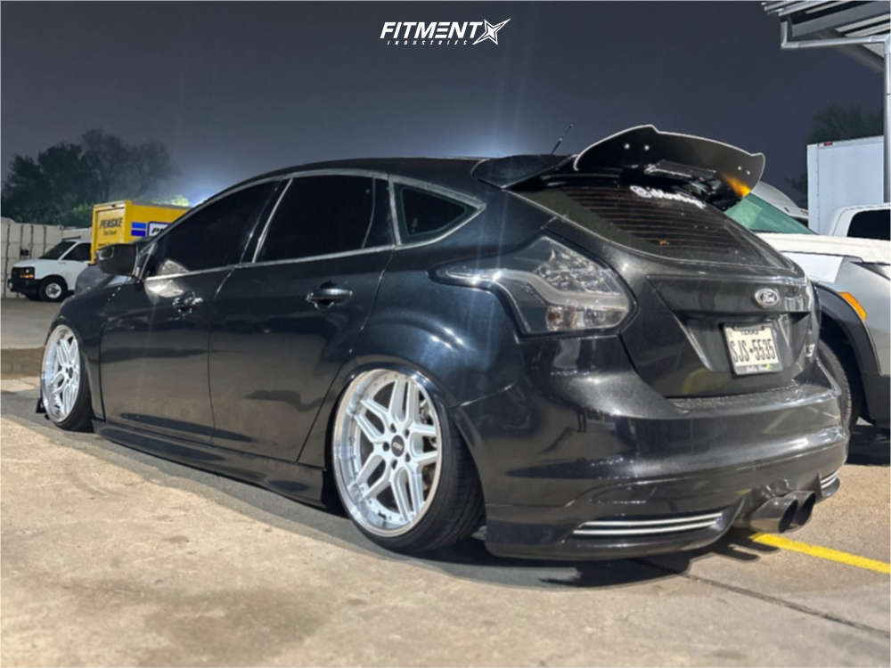 2014 Ford Focus ST with 18x9.5 ESR Cs15 and Crosswind 215x35 on Air ...