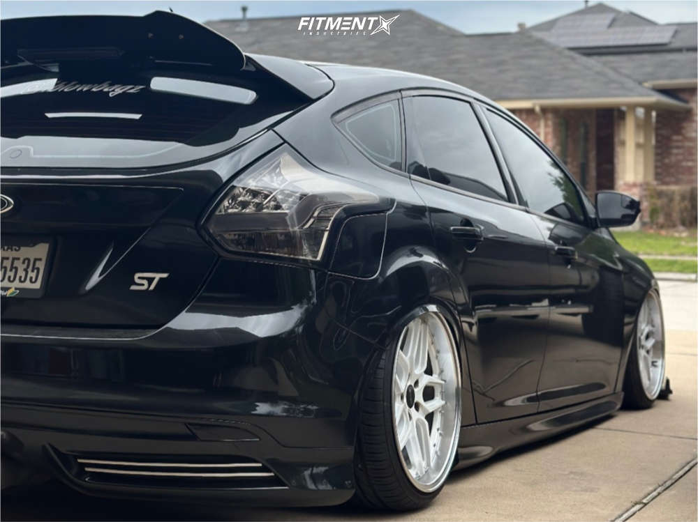 2014 Ford Focus ST with 18x9.5 ESR Cs15 and Crosswind 215x35 on Air ...