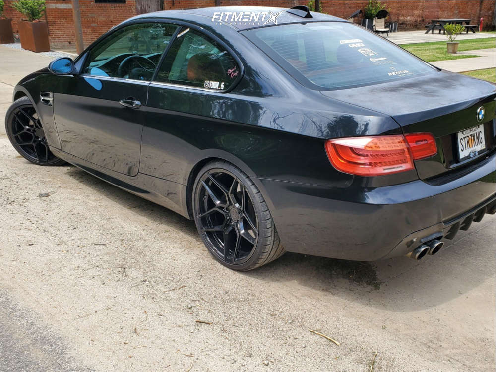 2007 BMW 335i Base with 20x9 Rohana Rfx11 and Michelin 245x30 on ...