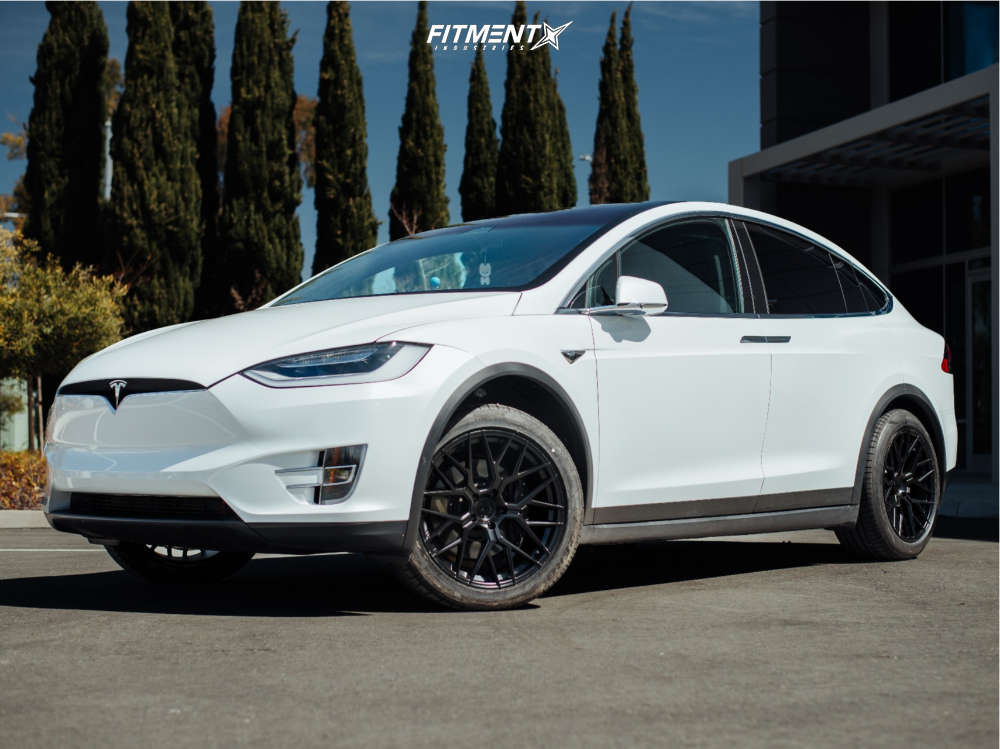2020 Tesla X Performance with 20x9 Aodhan Aff9 and Pirelli 255x45 on ...