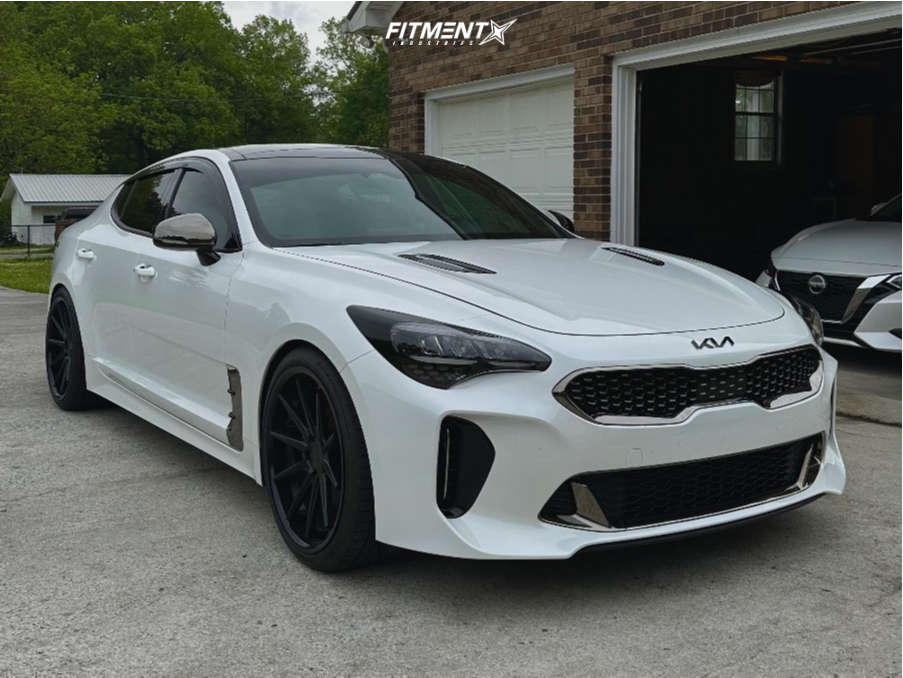 2022 Kia Stinger GT-Line with 20x9.5 Ferrada Fr4 and Continental 245x35 ...