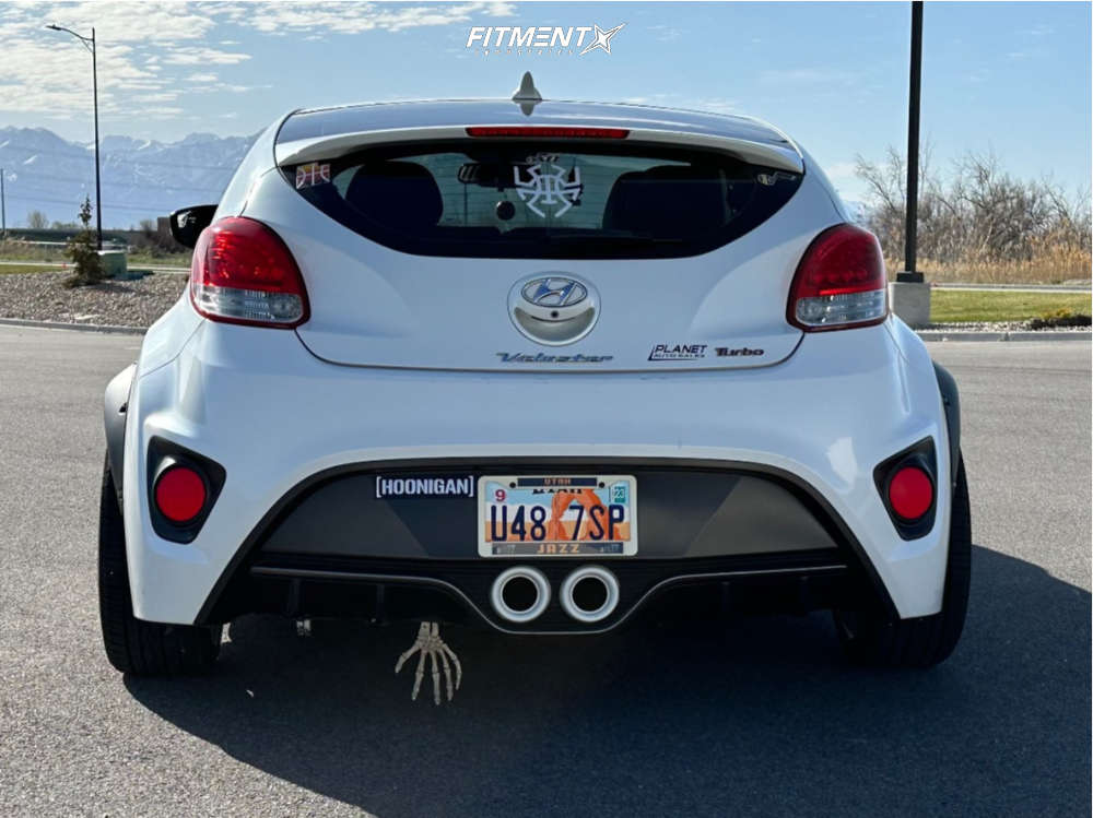 2015 Hyundai Veloster Turbo with 18x8 Drag Dr70 and Continental 225x40 ...