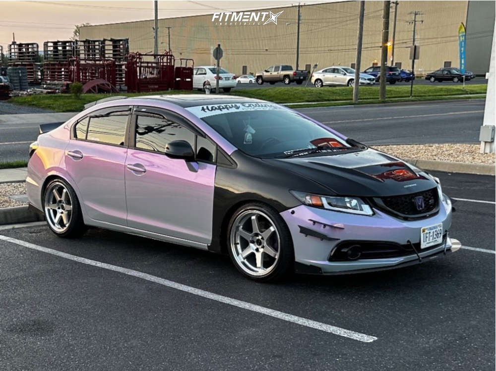 2013 Honda Civic Si with 18x8.5 Vors Tr37 and Delinte 225x40 on ...