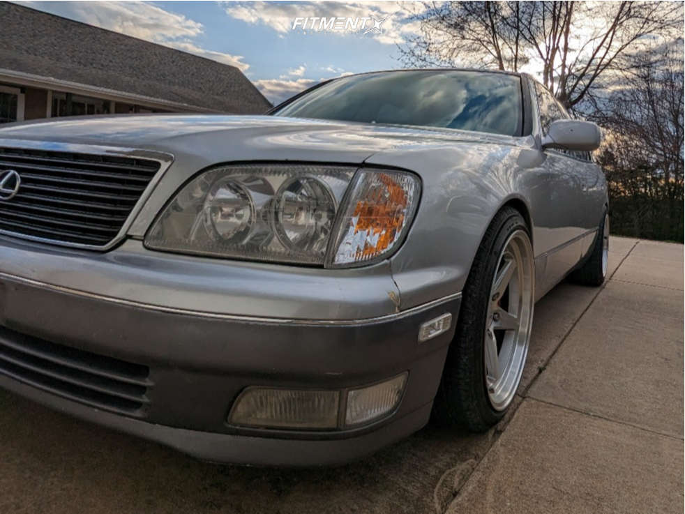 1998 Lexus LS400 Base with 18x9.5 Aodhan Ds05 and Lionhart 225x55 on ...